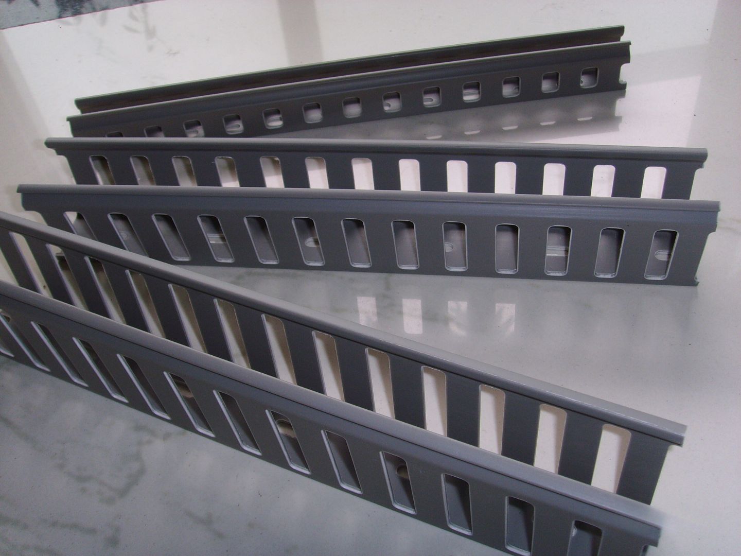 Closed Slotted Trunking - Budgie